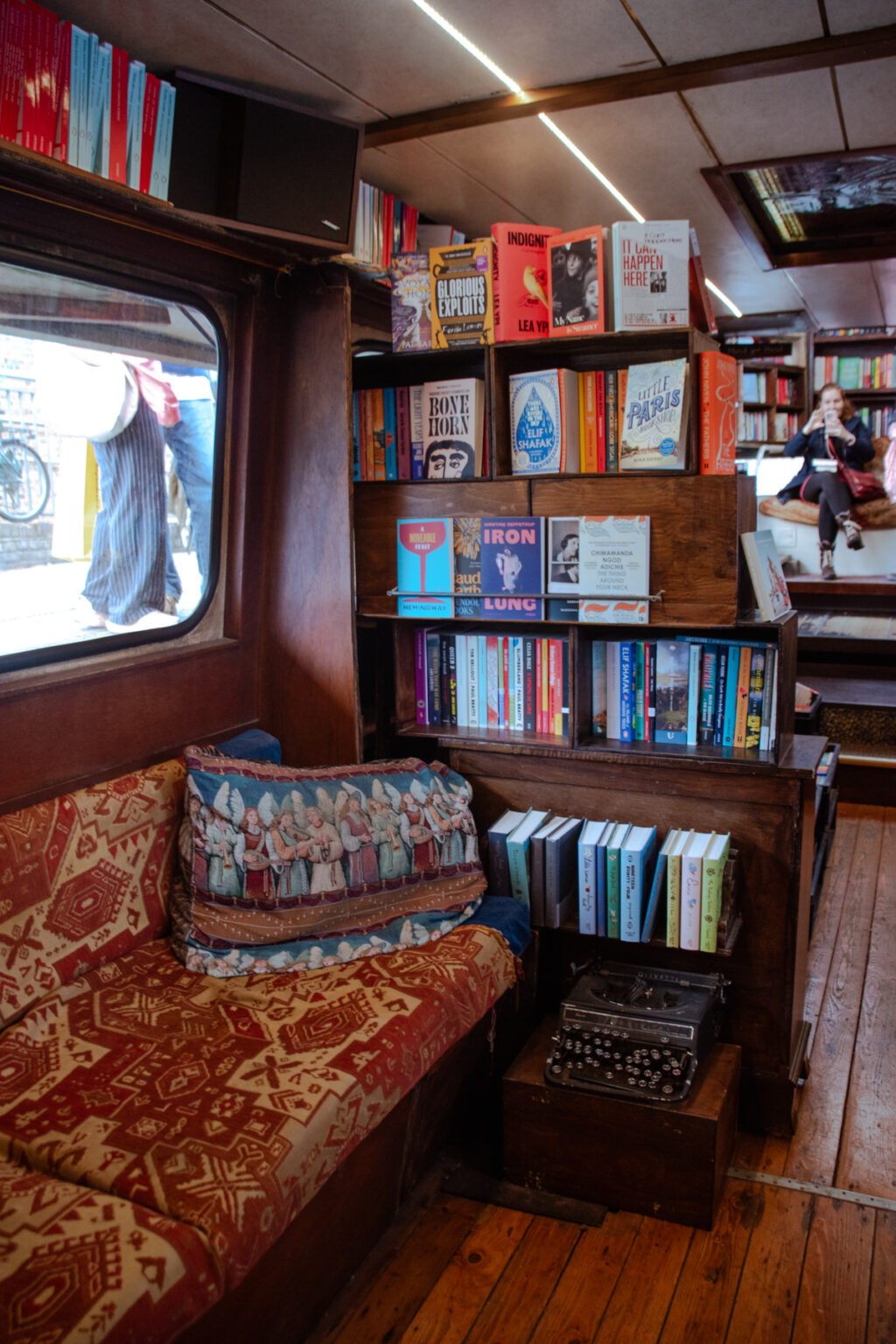 Word on the Water: London’s Charming Floating Bookshop on Regent’s ...
