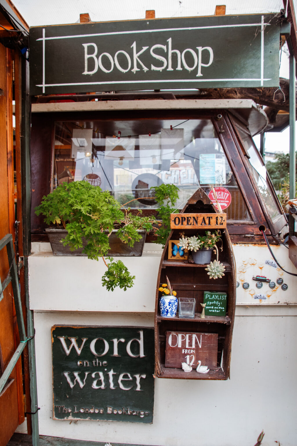 Word on the Water: London’s Charming Floating Bookshop on Regent’s ...